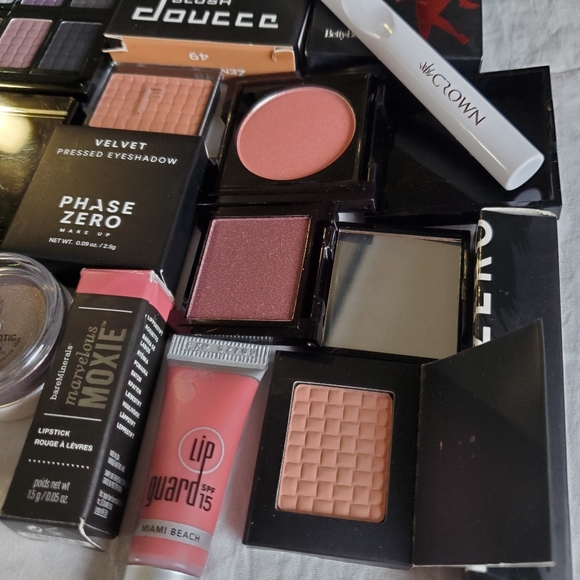 Doucce | Makeup | Huge 6 Piece Makeup Bundle Set Bare Minerals Doucce ...